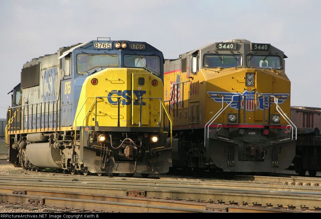 CSX 8765 and UP 5440
